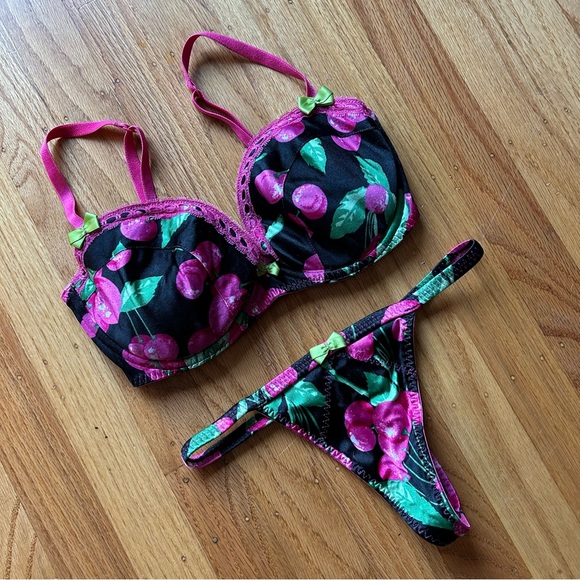 Victoria's Secret | Intimates & Sleepwear | Vintage Victorias Secret ...
